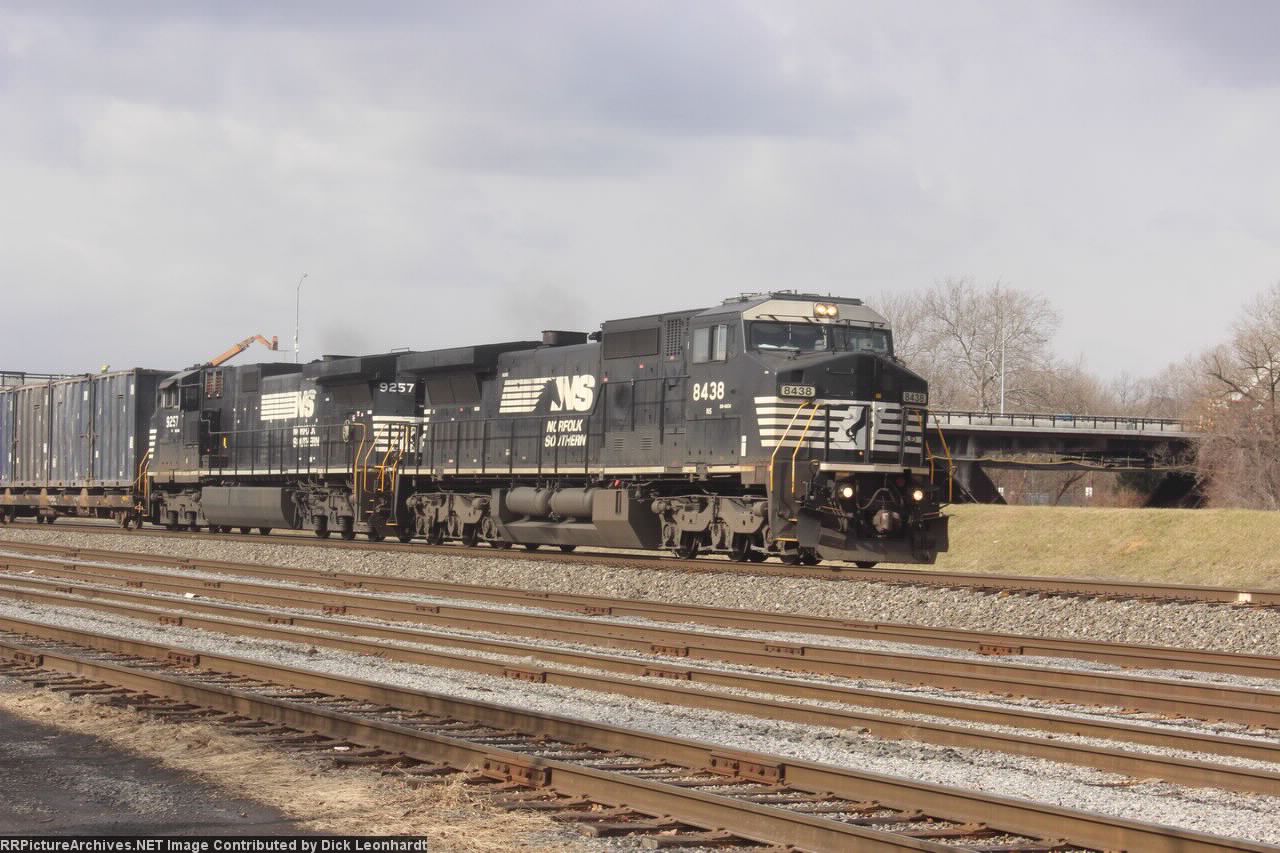 NS 8438